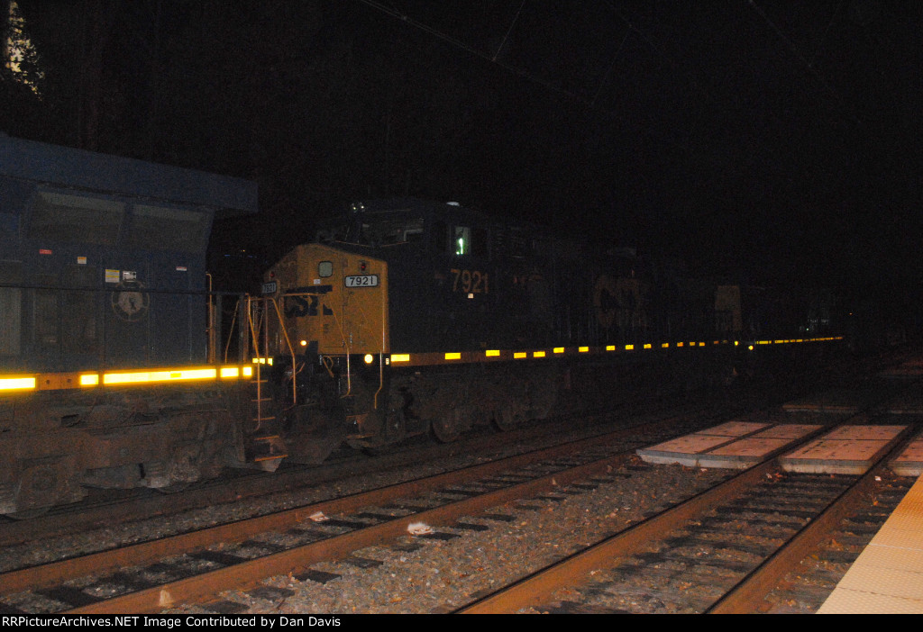 CSX CW40-8 7921 ex LMSX on Q410-01